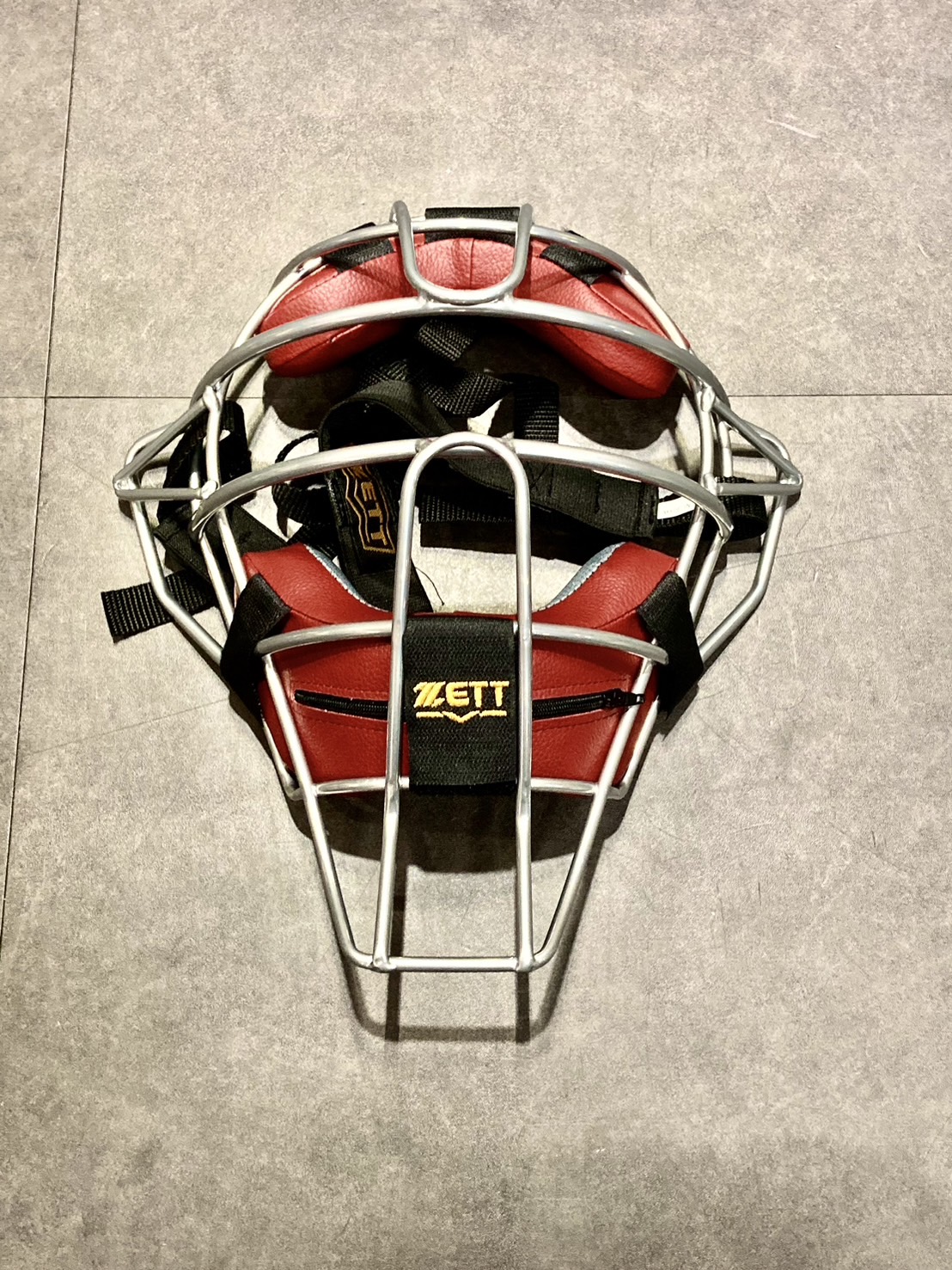 ZETT 職業用 捕手面罩 銀框 酒紅/黑 BLMT-626SP-MA - 熱火體育